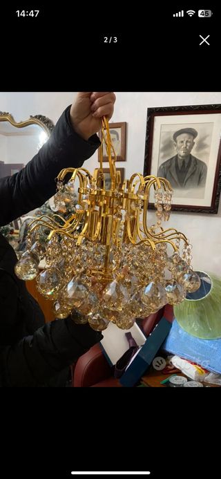 Lampadario dorato di cristallo 