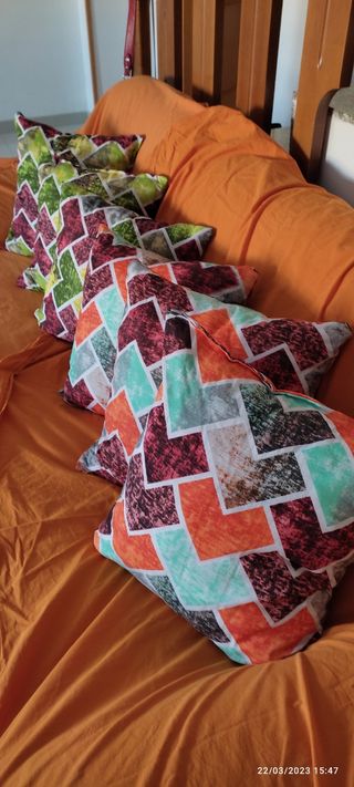 sei cuscini per arredamento 