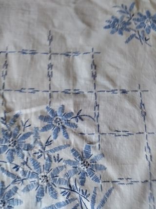 asciugamano vintage completamente ricamato a mano