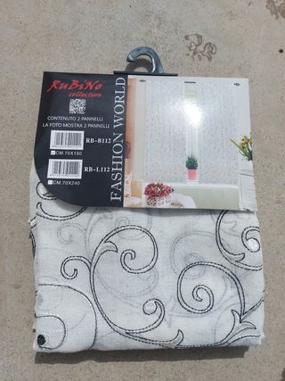 2 tende bianche e nere moderne