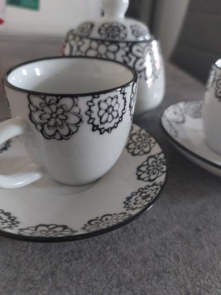 Set tazzine e zuccheriera 