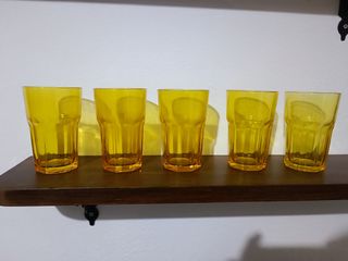 5 bicchieri acqua 