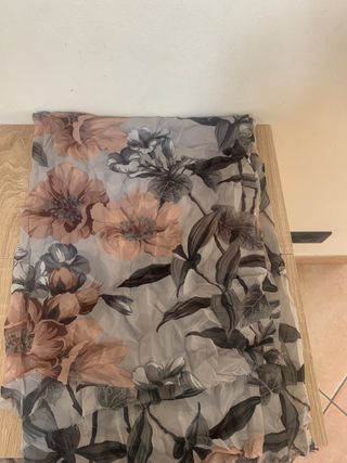 Nuovo scampolo di stoffa in chiffon floreale 