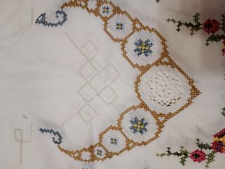 tovaglia ricamata punto croce 