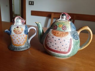 SET TEIERA E LATTIERA IN CERAMICA DIPINTE A MANO