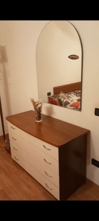 Cassettiera con specchio 