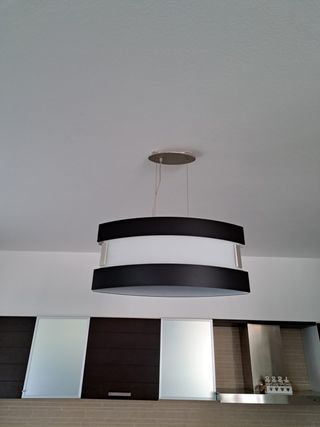 Lampadario di design in vetro con lampadina neon