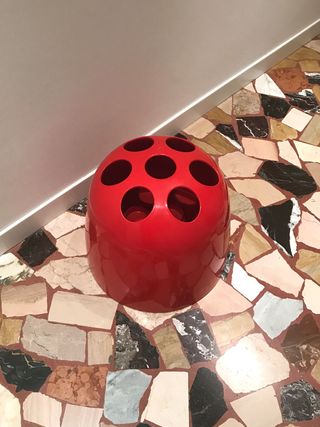 Portaombrelli Dedalo di Artemide 1966