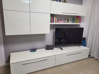 Soggiorno bianco lucido