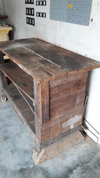 Banco da lavoro antico