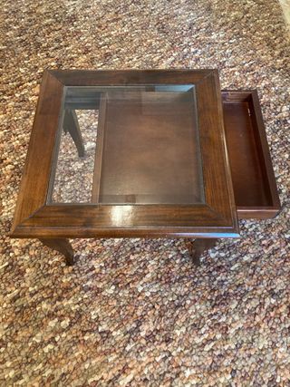 Tavolo da salotto in legno noce 