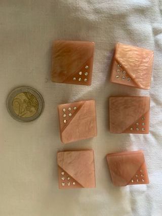 6 Bottoni quadrati cm. 2,70 x 2,70 colore rosa