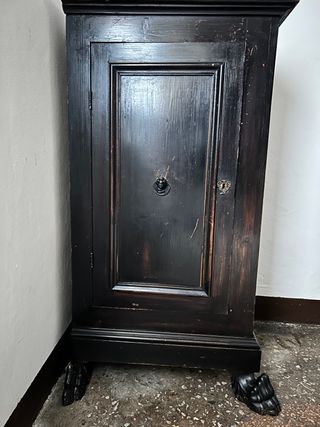 Mobiletto antico '800 zampa di leone