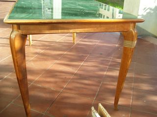 Tavolo legno lucido intarsiato con piano in vetro