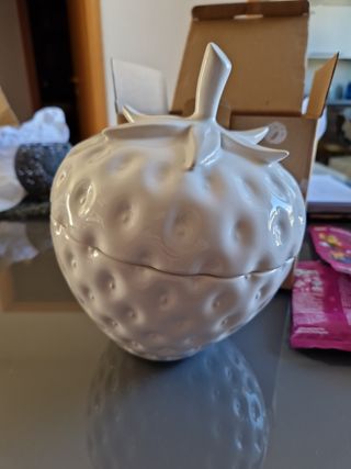 fragola esselunga by seletti toiletpaper