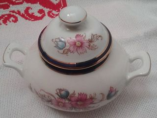 Zuccheriera in ceramica vintage decorata a mano