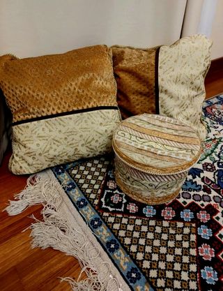 set 2 cuscini completi e scatola