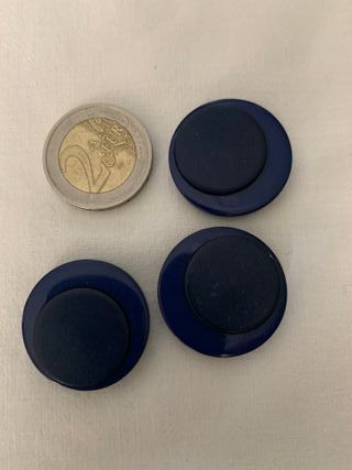 3 Bottoni blu cm. 2,80    