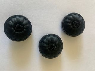 3 Bottoni rivestiti cotone nero cm. 2,30   