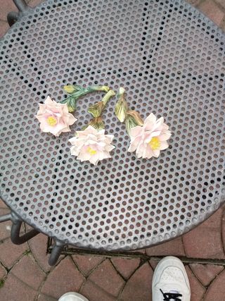 Tre fiori in ceramica 