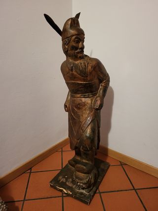 scultura giapponese in legno