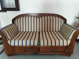 Divano con cassetti in legno antico