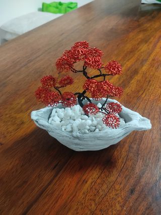 Albero rosso con barchetta in ceramica 