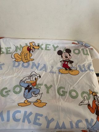 Nuovo scampolo di stoffa con personaggi Disney 