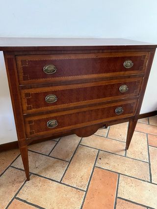 Cassettiera stile antico