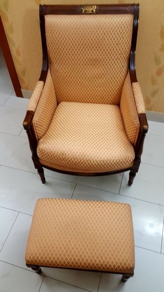 Poltrana con poggiapiedi 