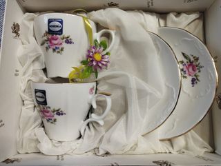 Tazzine e piattini 