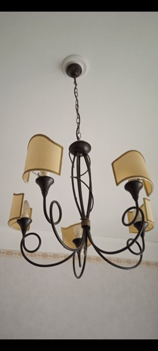 lampadario in ferro battuto
