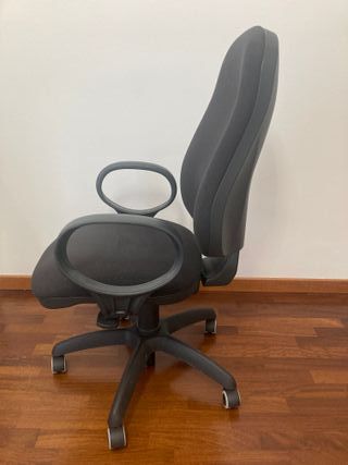 Sedia scrivania ergonomia con rotelle nera