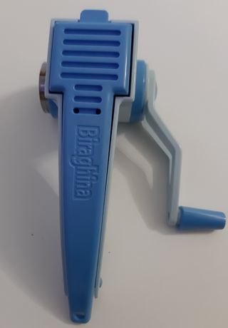 Grattuggia a manovella