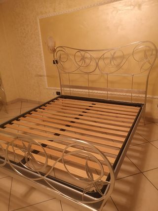 Letto matrimoniale 