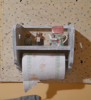 Mensola porta spezie e carta.