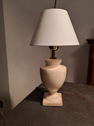 Lume da tavolo ceramica bianca anni 70
