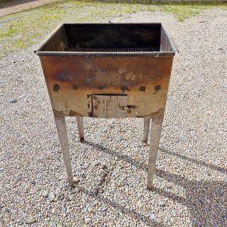 Barbecue artigianale in acciaio e ghisa