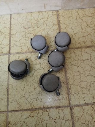 Cinque ruote girevoli 