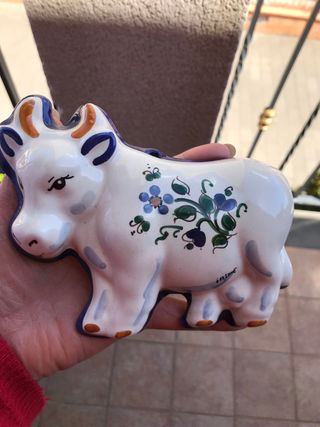 Mucca in ceramica 