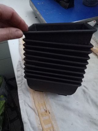 dieci vasetti plastica