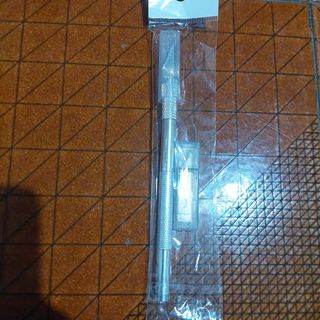 BISTURI

alluminio, manico tondo 5 lime