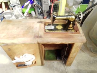 Antica macchina da cucire Singer 1934