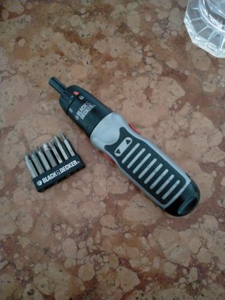Avvitatore a batteria Black & Decker 