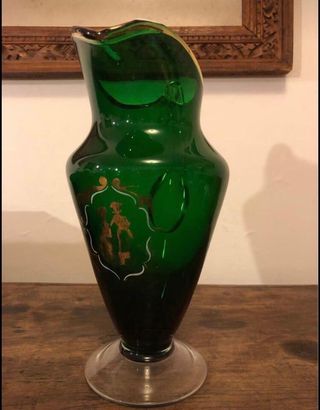 Brocca verde in vetro