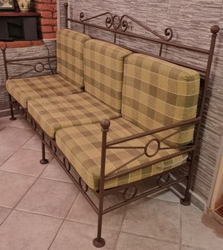 DIVANO IN FERRO VERDE