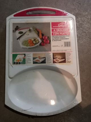 Tagliere con piatto