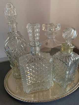 Bottiglie in vetro e cristallo