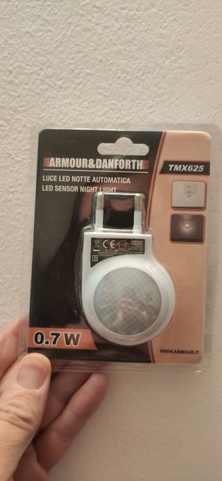 luce led accensione automatica 