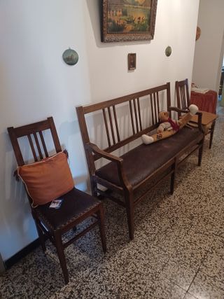 ANTICO DIVANO IN LEGNO E PELLE + 2 SEDIE IN LEGNO 